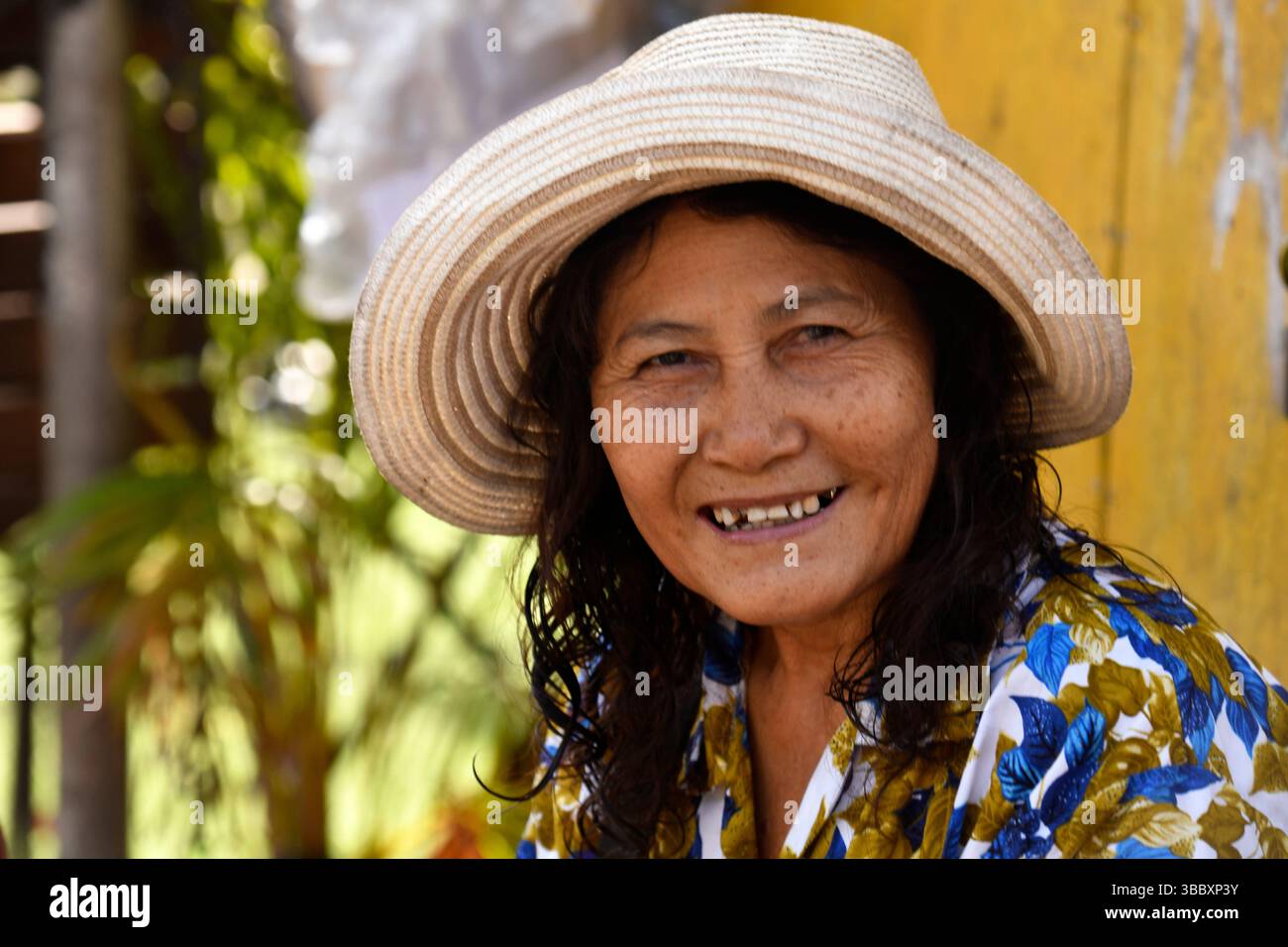 Portrait of smiling cambodian woman, Phnom Penh,Cambodia,South Esat ...
