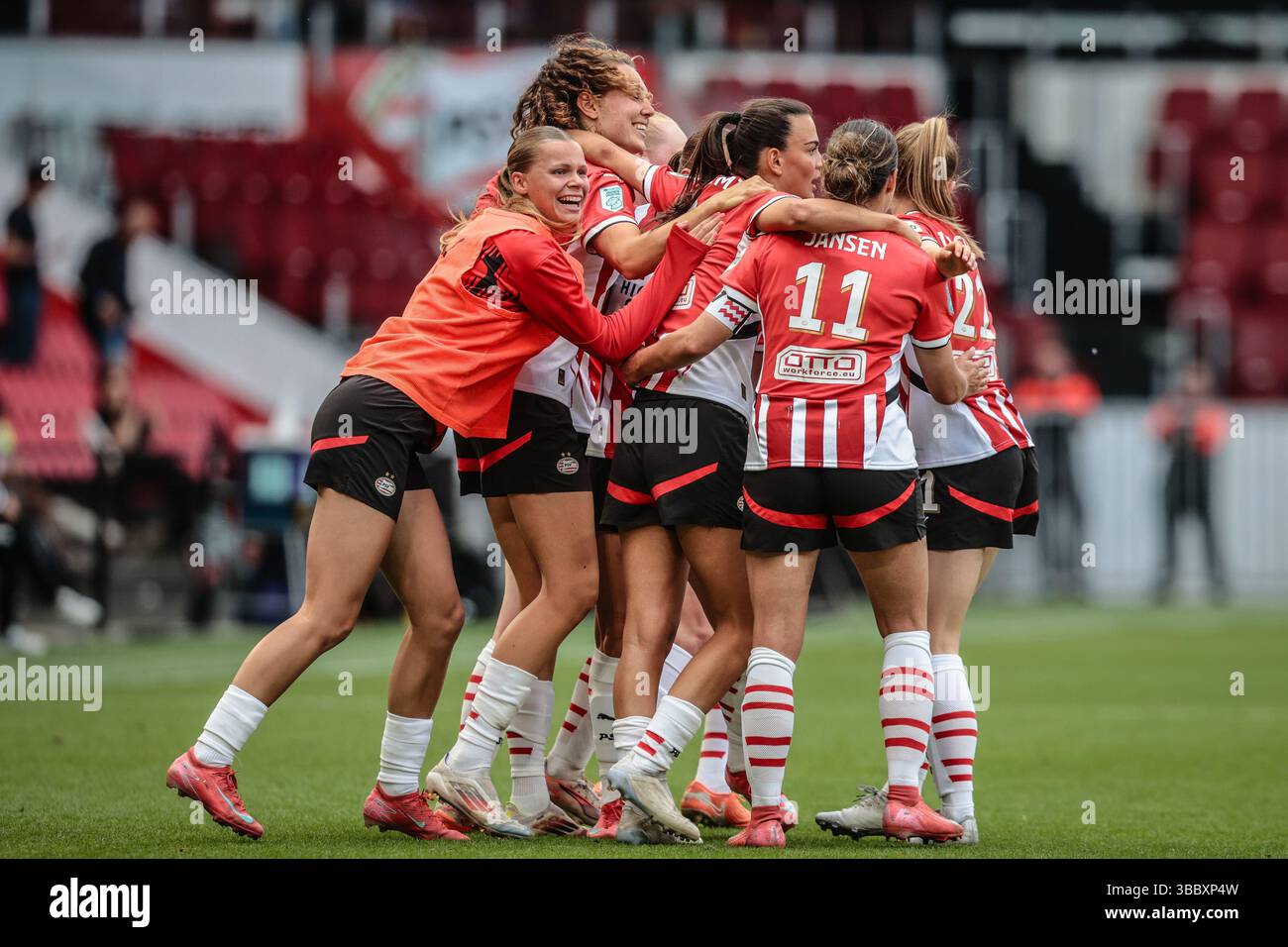 Eindhoven, Netherlands. 17th May, 2025. EINDHOVEN, 17-05-2025, Philips stadium, Azerion ...