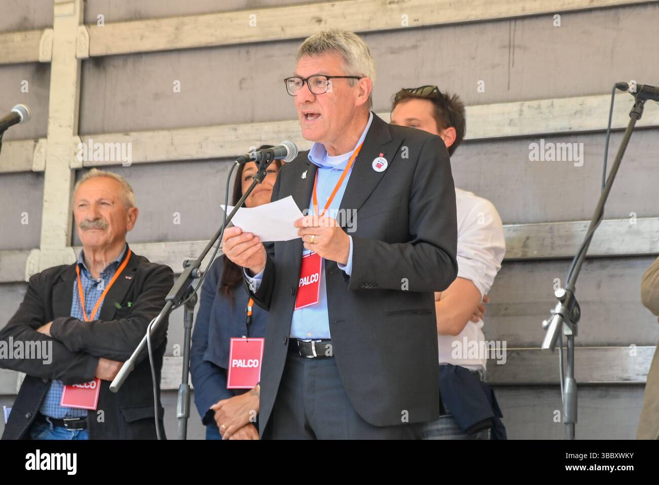 Milano, Italia. 17th May, 2025. Maurizio Landini alla ...