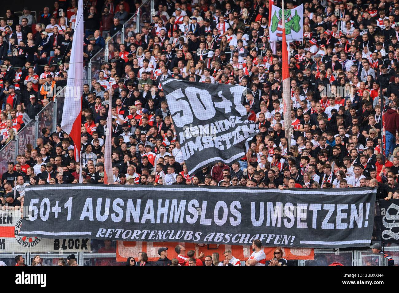 17 May 2025, Saxony, Leipzig: Soccer: Bundesliga, RB Leipzig - VfB ...
