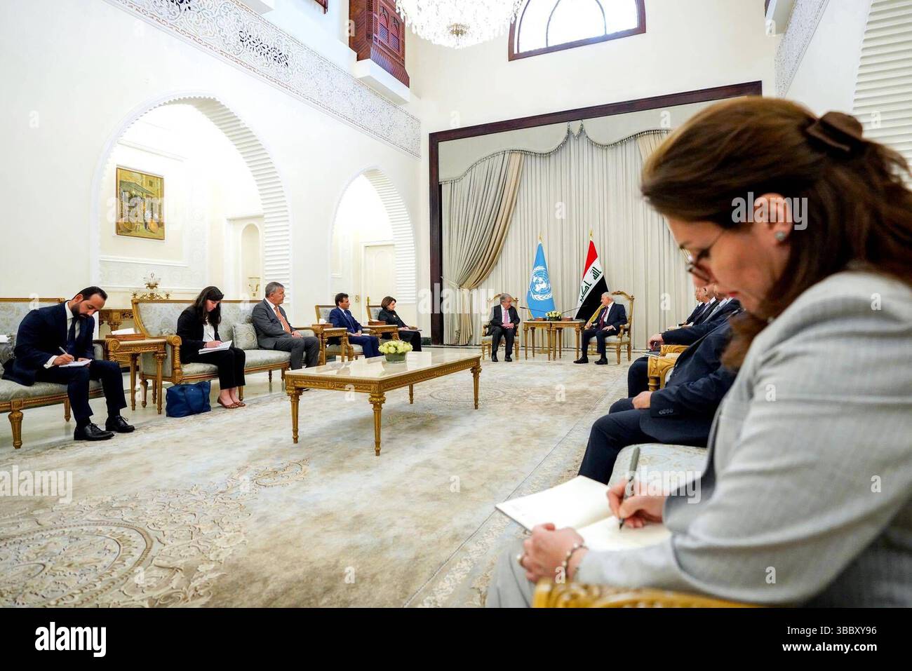 Iraqi President Abdul Latif Jamal Rashid meets with UN Secretary ...