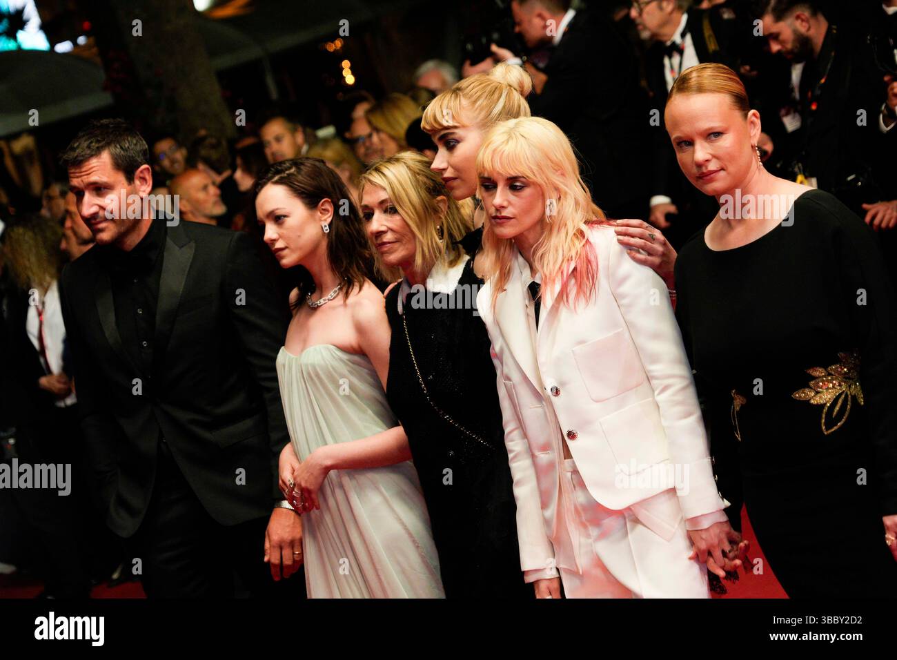 Michael Epp, Esme Creed-Miles, Kristen Stewart, Imogen Poots, Kim ...