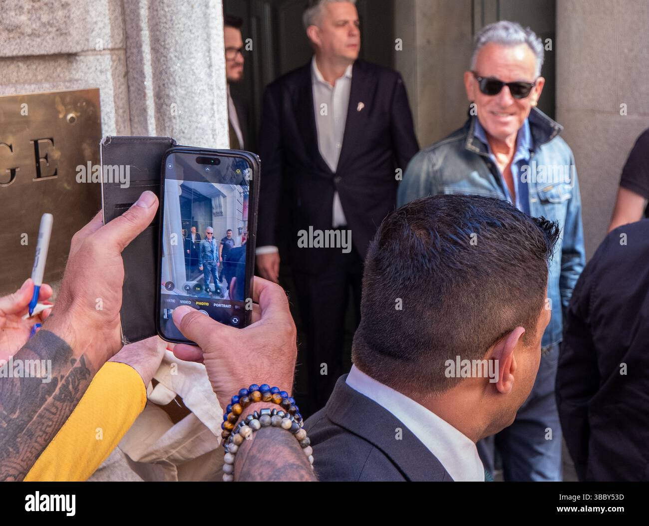 Rock star fans hi-res stock photography and images - Alamy