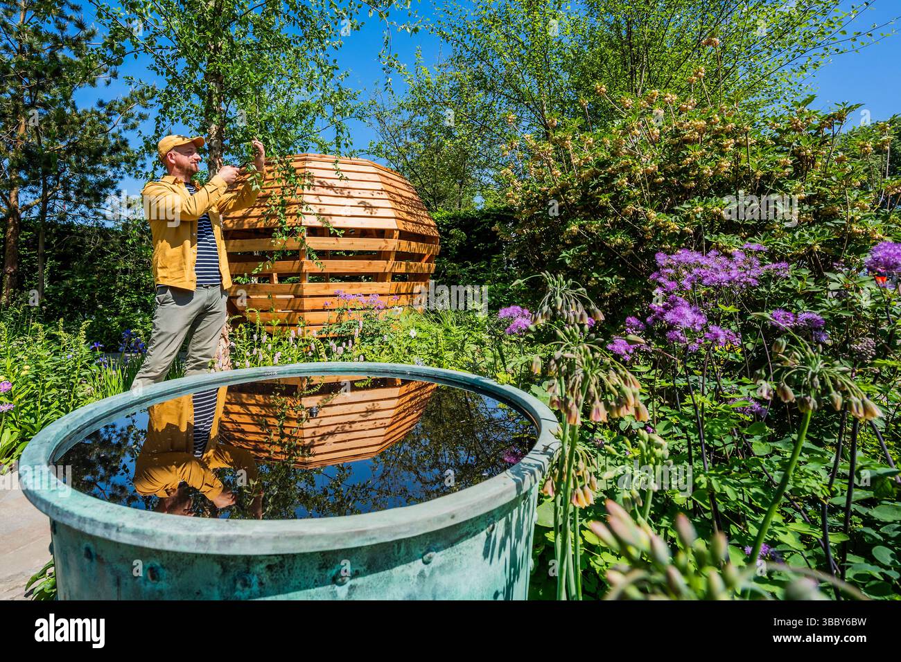 London, UK. 17th May, 2025. Final adjustments for Down's Syndrome Scotland Garden by Nick Burton ...