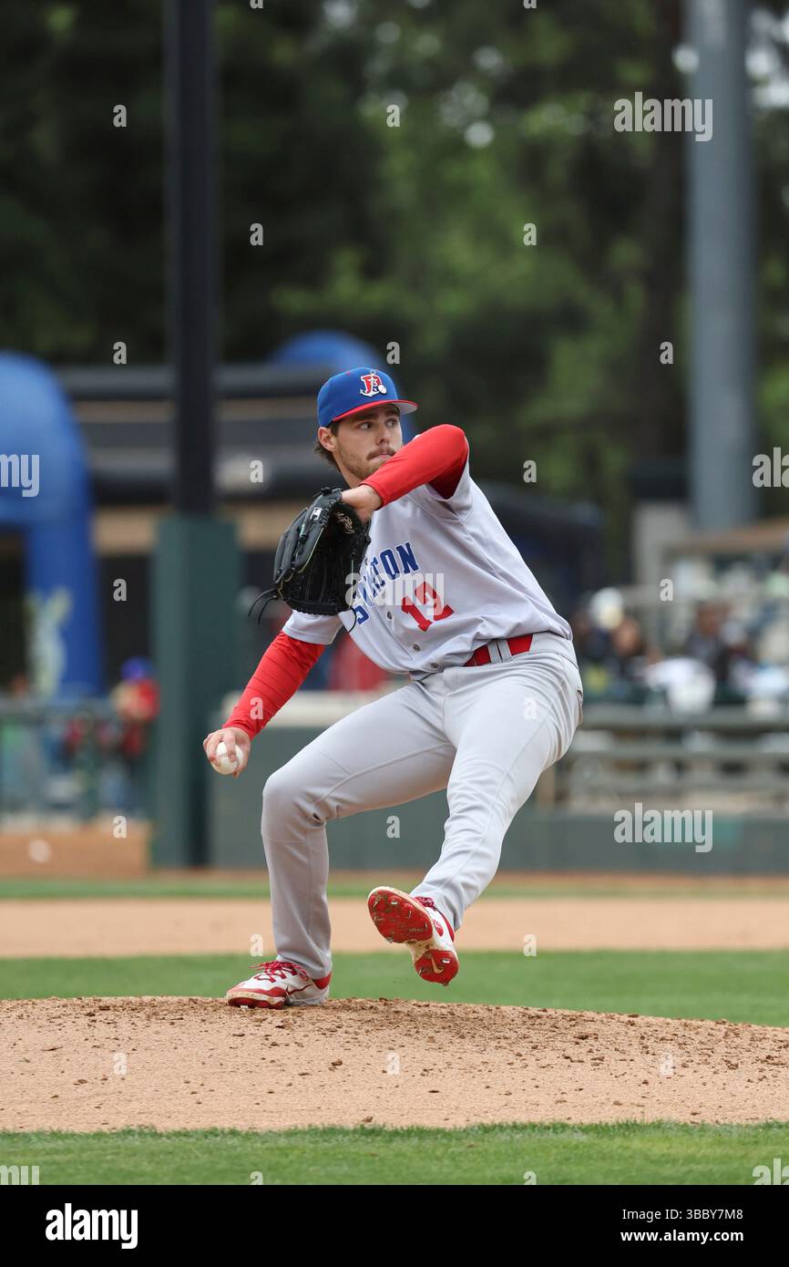 Blake Hammond (12) of the Stockton Ports pitches against the Rancho ...