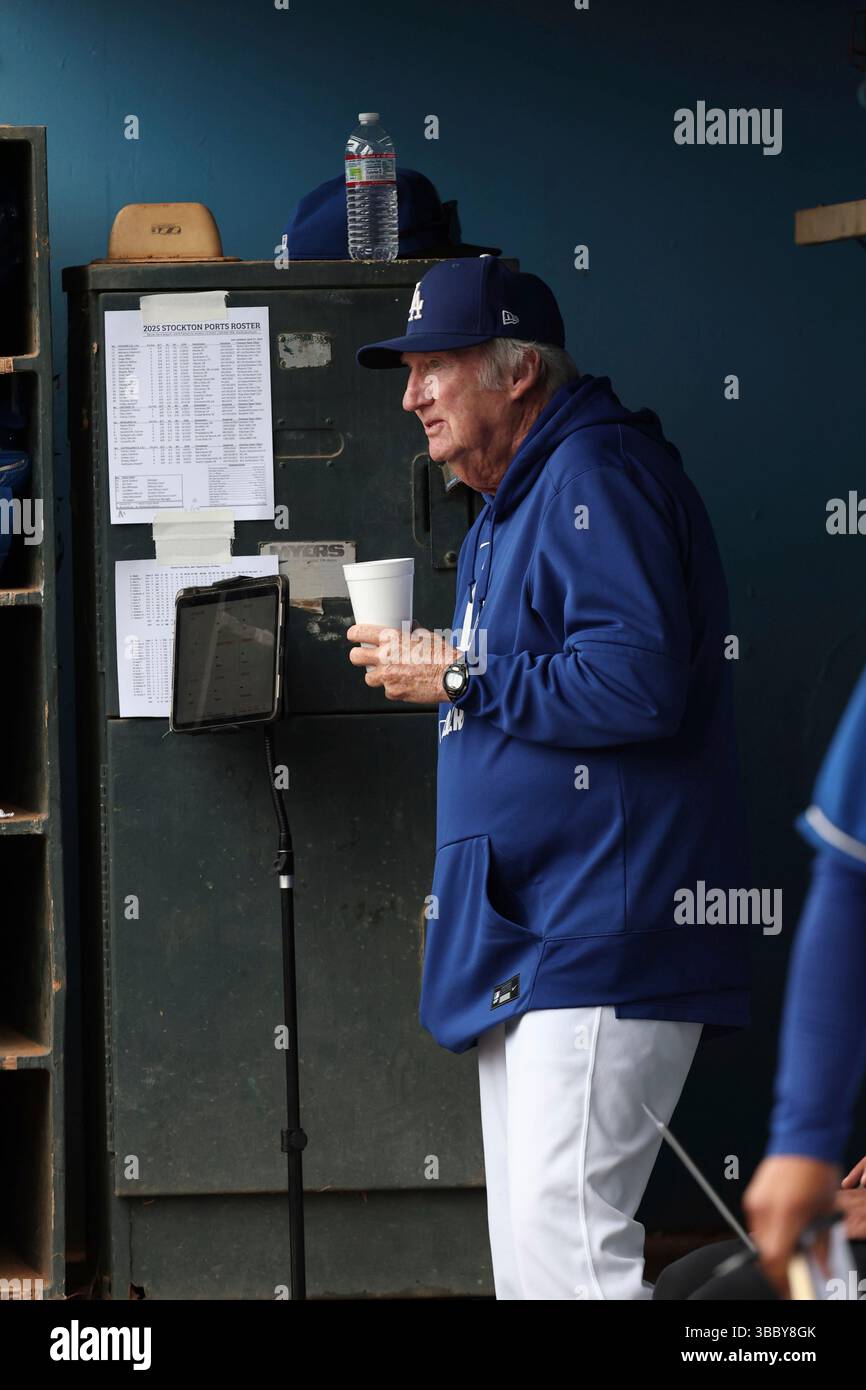 Former Los Angeles Dodgers pitcher Charlie Hough watches the game ...