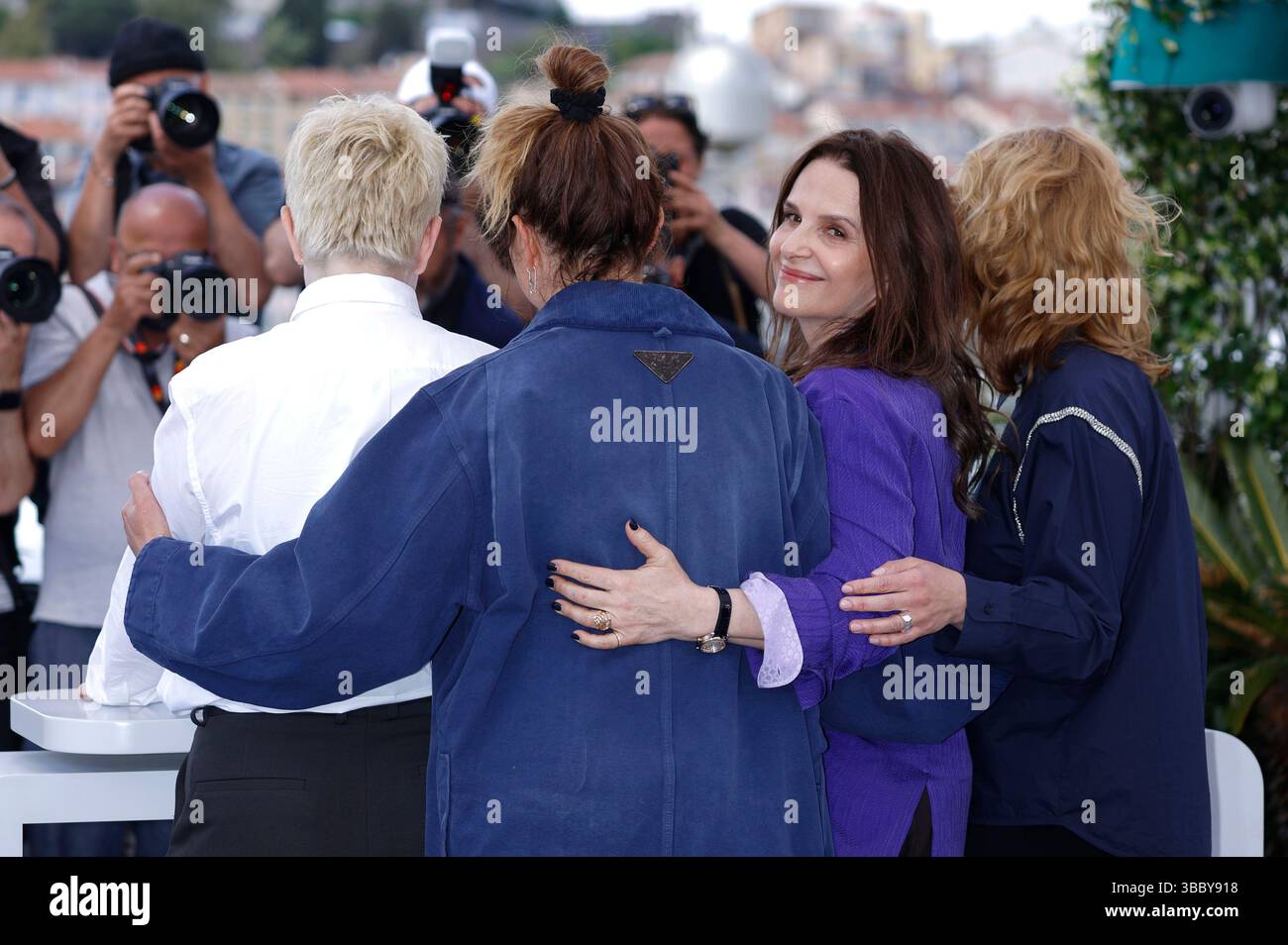 Molly Manning Walker, Alice Rohrwacher, Juliette Binoche und Maren Ade ...
