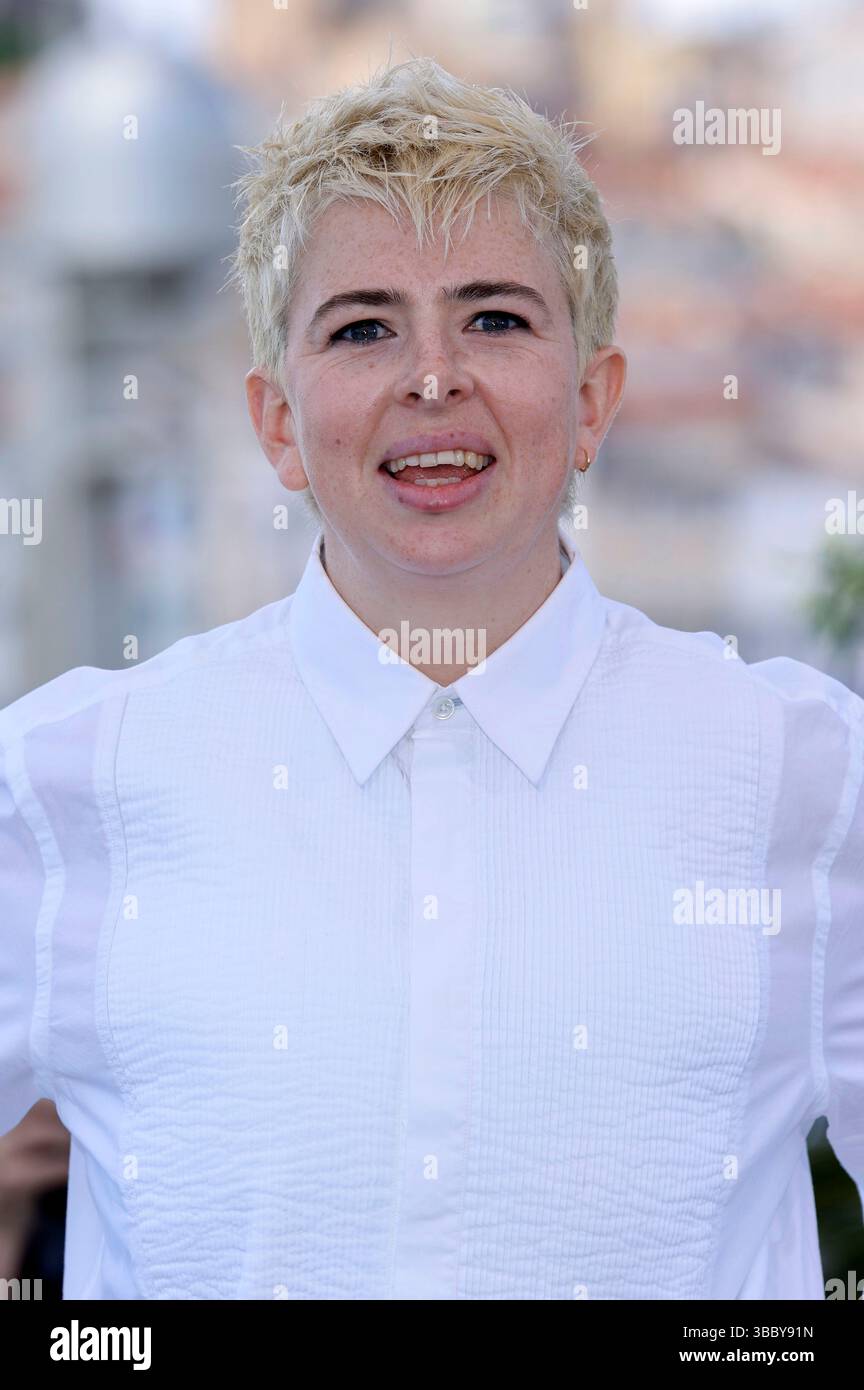 Molly Manning Walker beim Photocall mit den Jury-Präsidentinnen auf dem ...