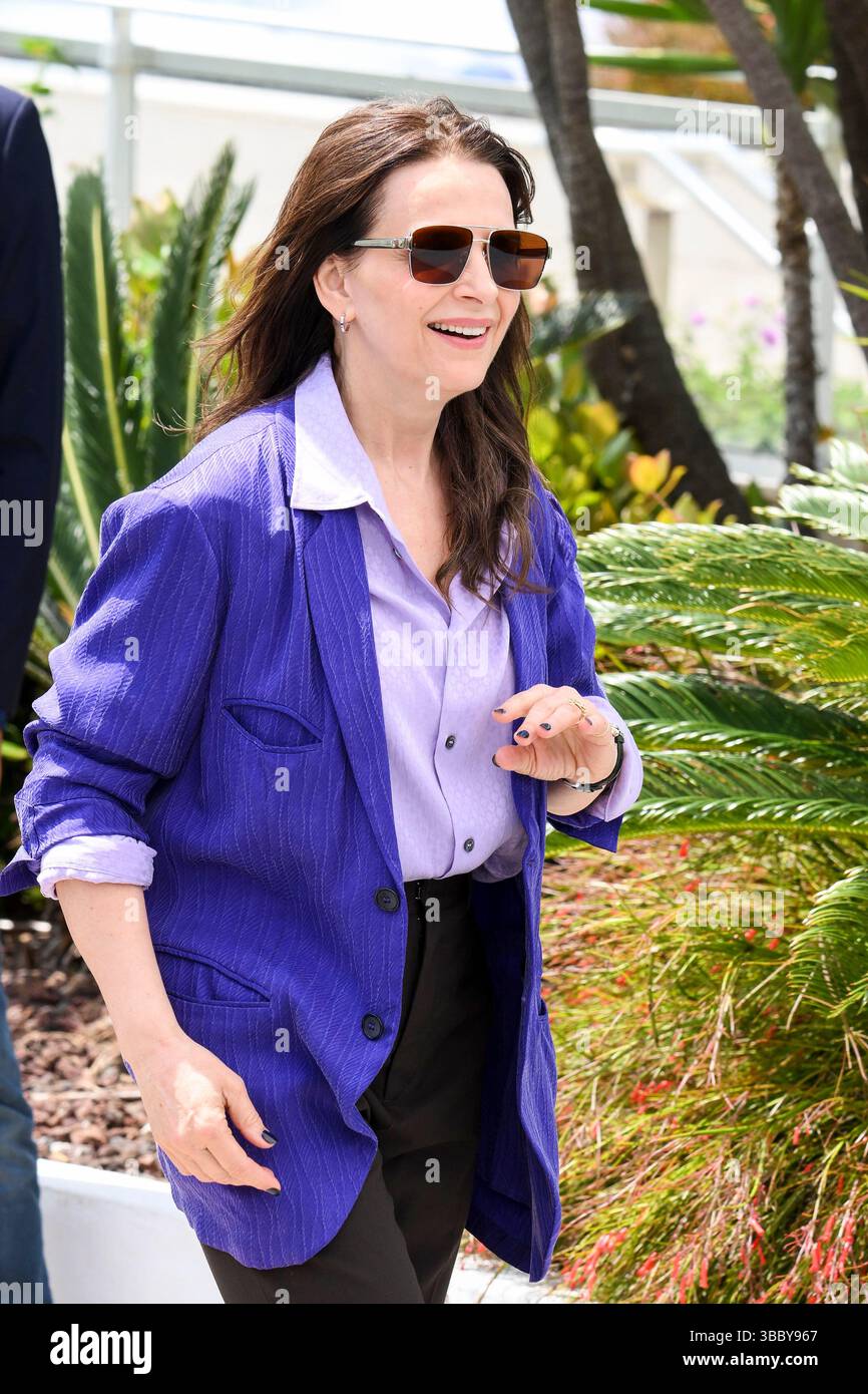 Juliette Binoche 78th Cannes Film Festival Photocall Of The Jury's ...