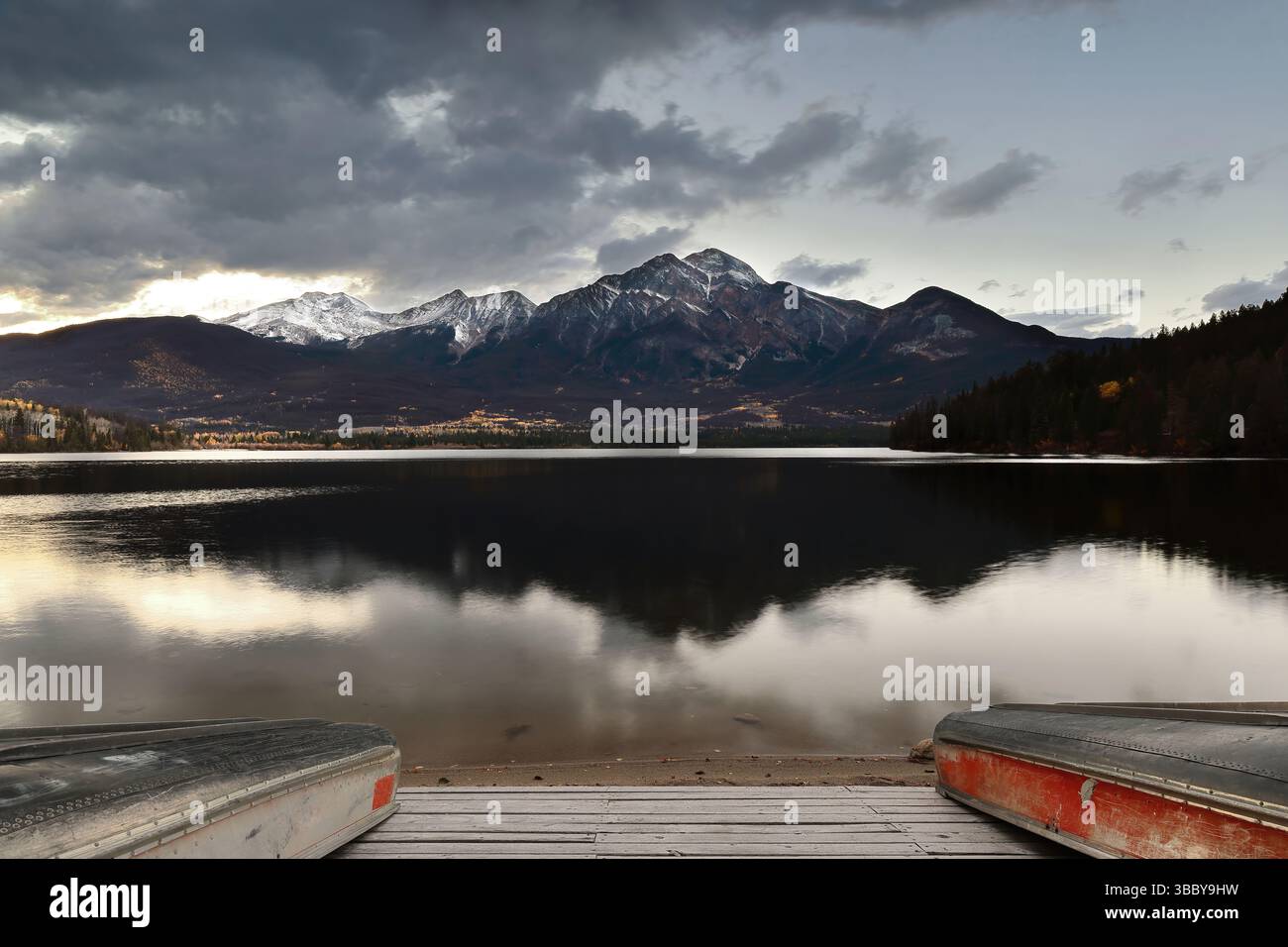 2590 m high hi-res stock photography and images - Alamy