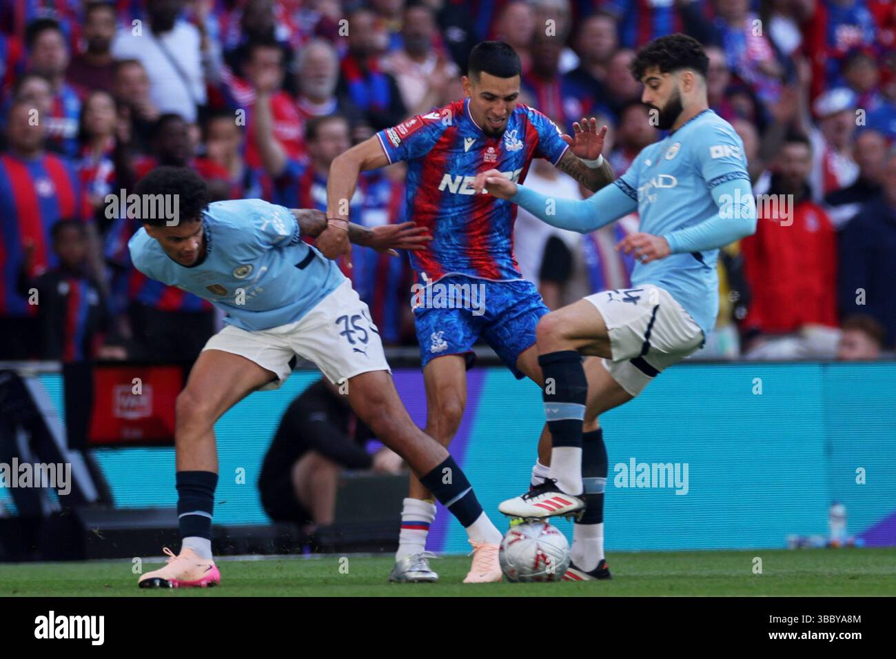 Crystal Palace's Daniel Munoz in action between =mc74=, left, and Josko Gvardiol during the FA ...