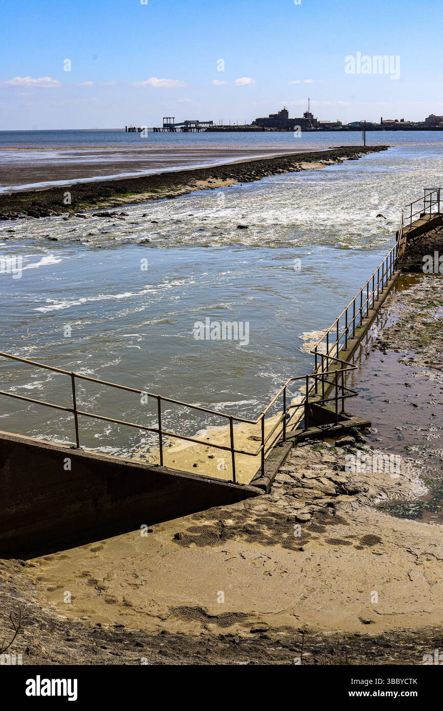 Water Out Fall Sample Area discharged to the Thames and Medway estuary ...
