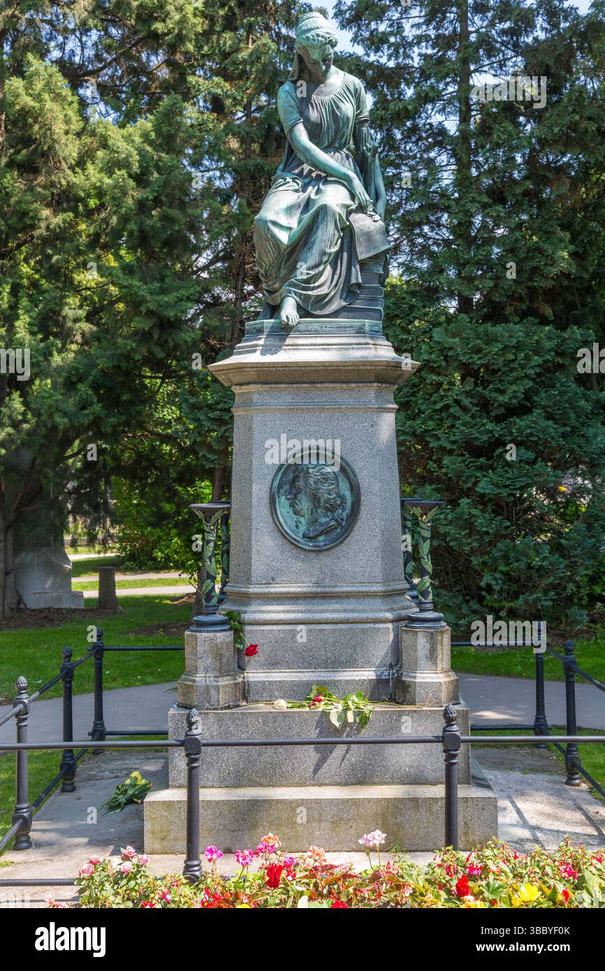 Mozart memorial zentralfriedhof central hi-res stock photography and ...