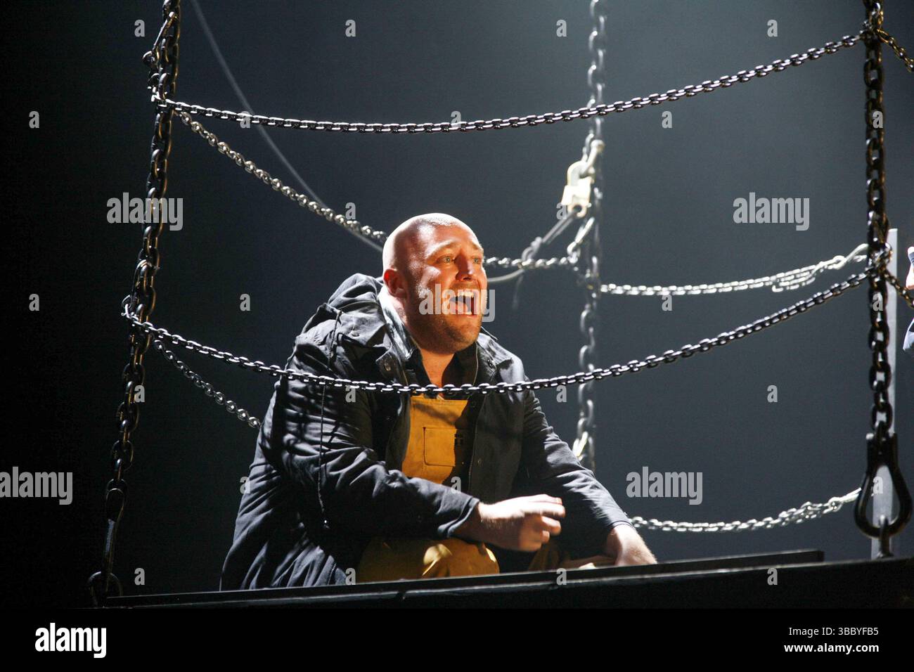 Jeffrey Lloyd Roberts (Peter Grimes) in PETER GRIMES at Opera North ...