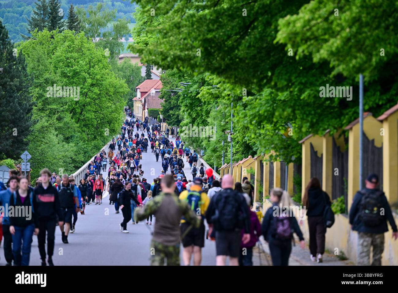 Tourists take part in the 58th annual Prague-Prcice march, Sedlec ...