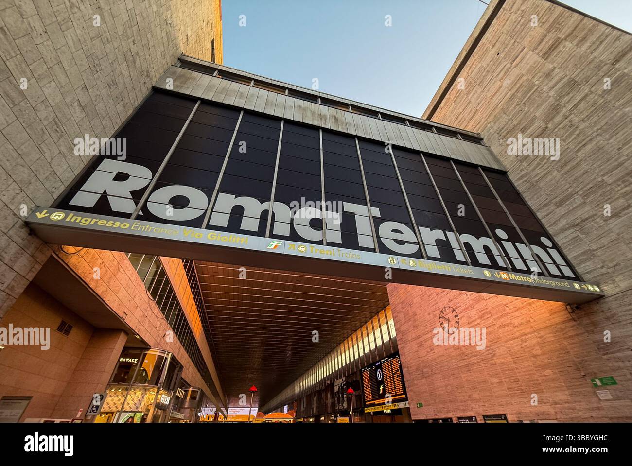 Roma Termini train station Stock Photo - Alamy