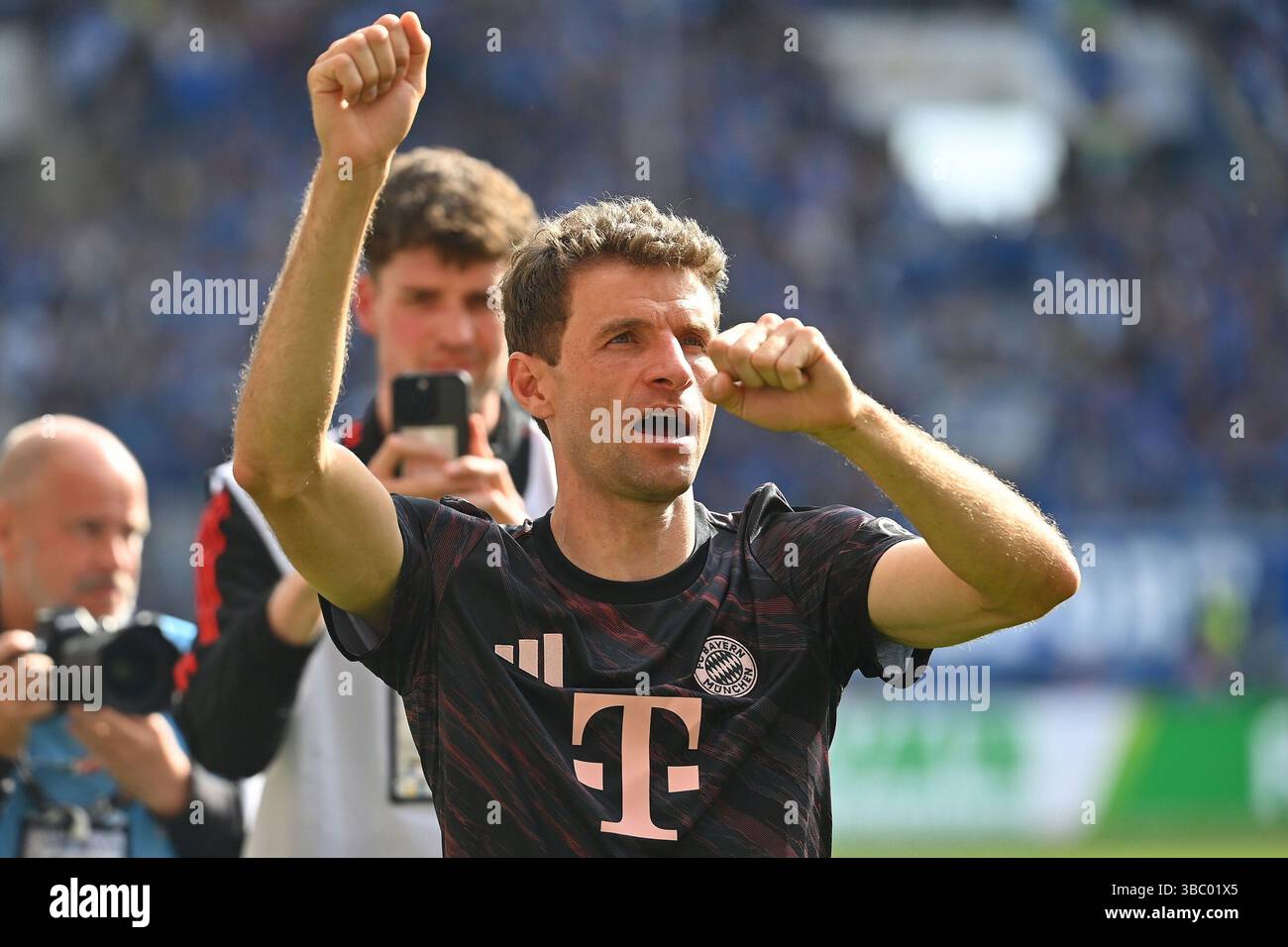 Sinsheim, Deutschland. 17th May, 2025. Final jubilation for Thomas MUELLER (M?LLER, FC Bayern ...