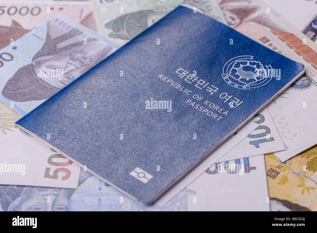 Korean passport for travelling, flying and doing business. South korea ...