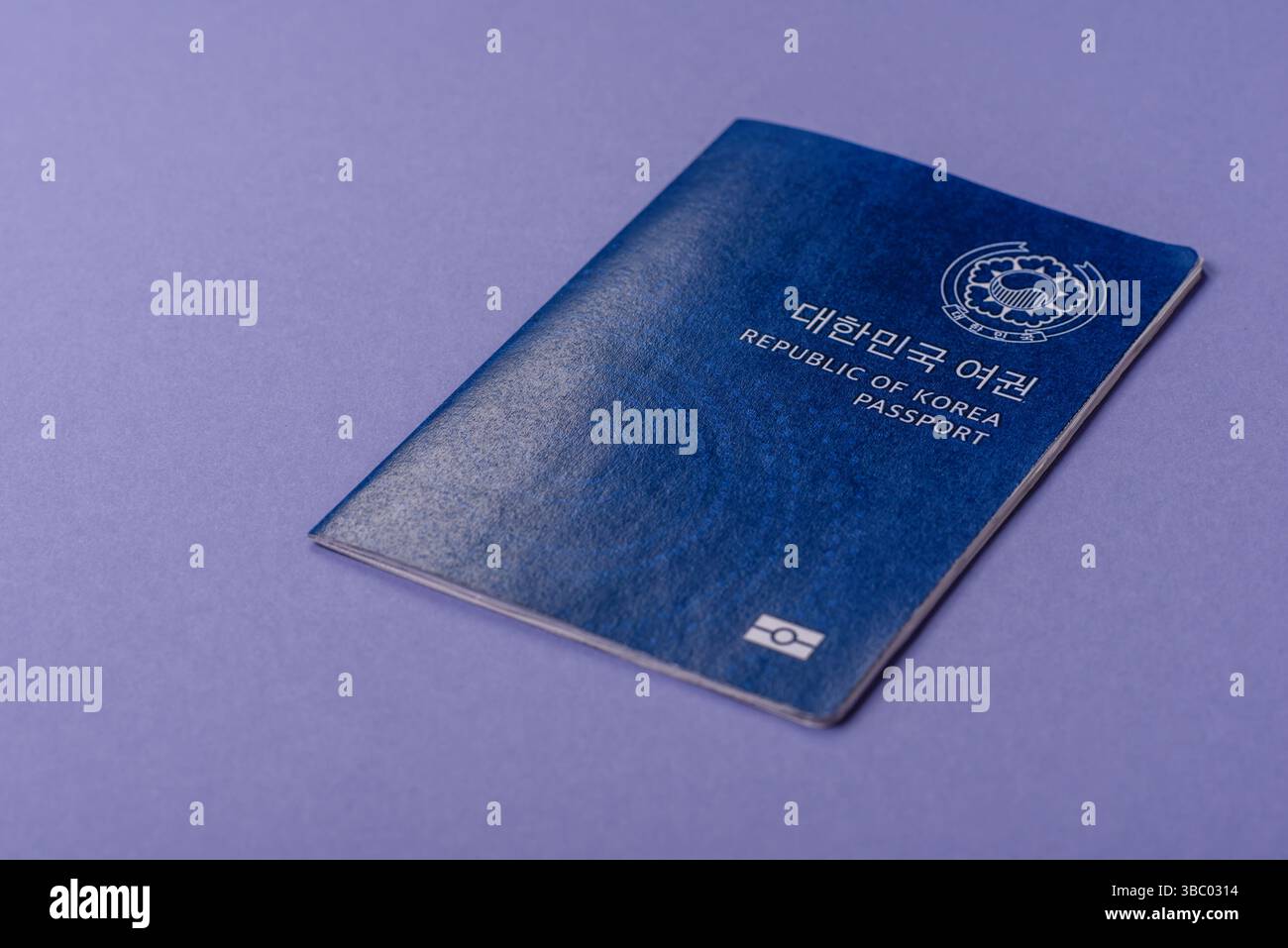 Korean passport for travelling, flying and doing business. South korea ...