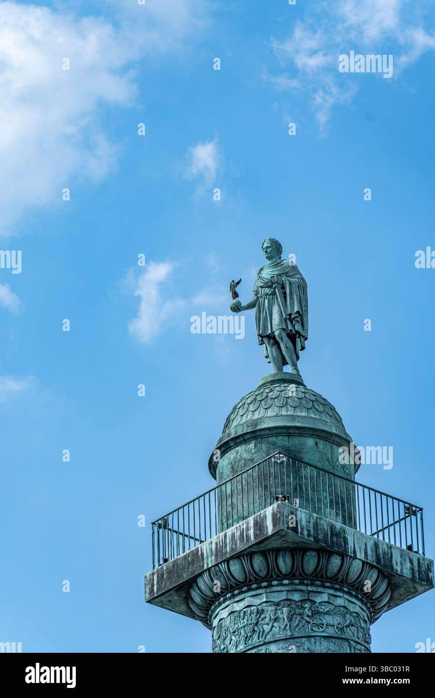 Vendome column with statue of Napoleon Bonaparte, on the Place Vendome ...