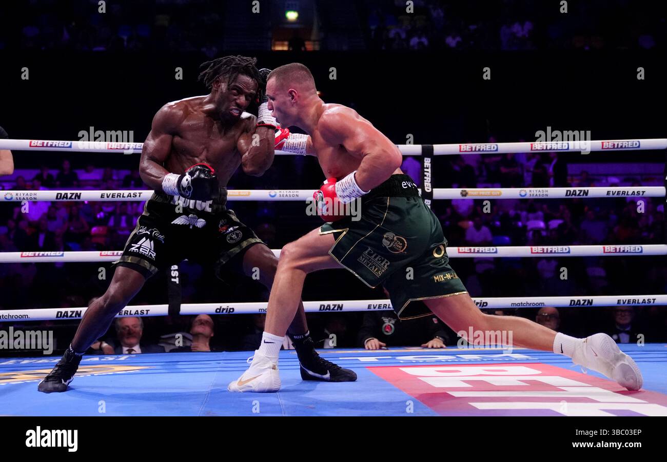Jimmy Sains and Gideon Onyenani during their Middleweight bout at the ...