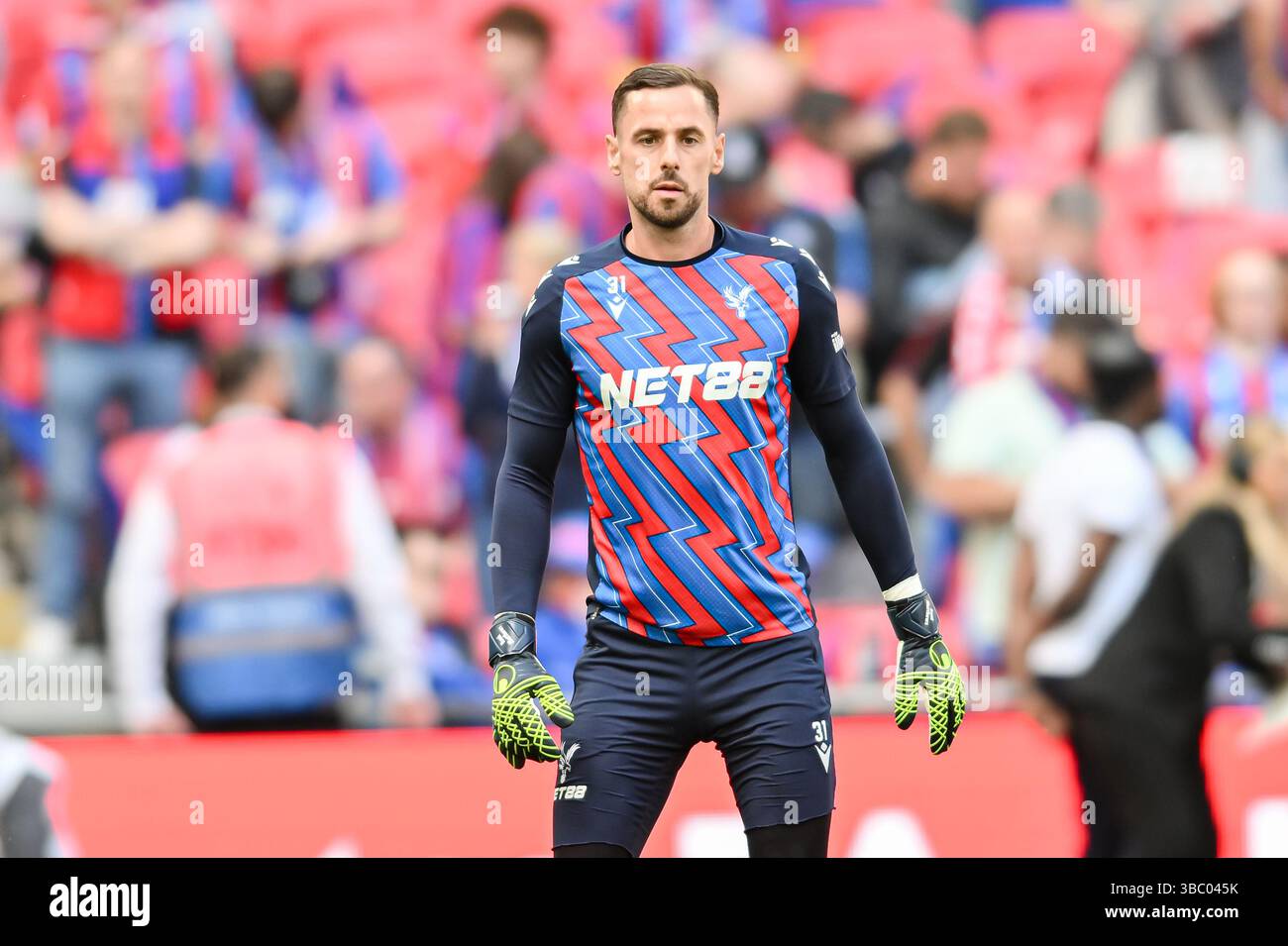 Goalkeeper Remi Matthews (31 Crystal Palace) warms up during the ...