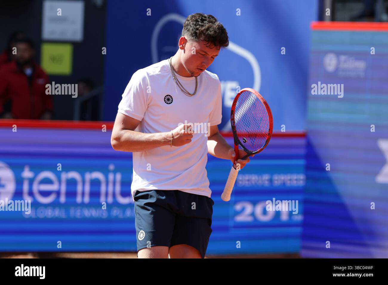 Hamburg, Germany. 17th May, 2025. HAMBURG, GERMANY - MAY 17: Max Hans ...