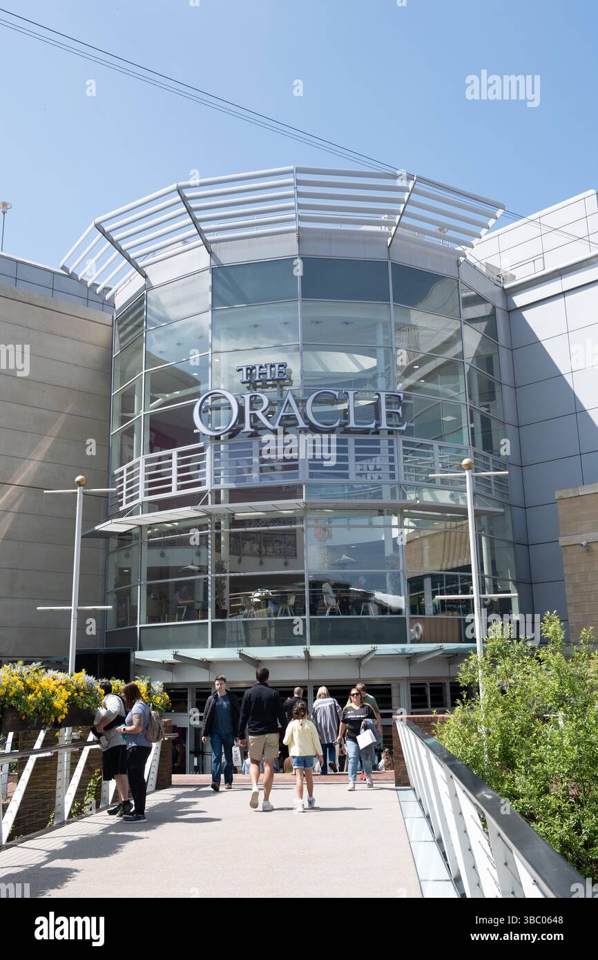 The Oracle Shopping Centre, Reading Stock Photo - Alamy