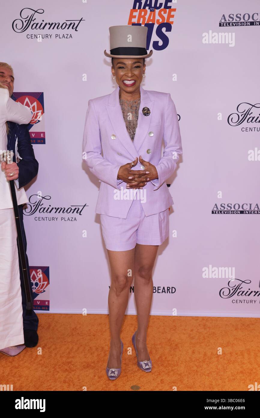 Siedah Garrett attends the 32nd Annual Race To Erase MS Gala at ...