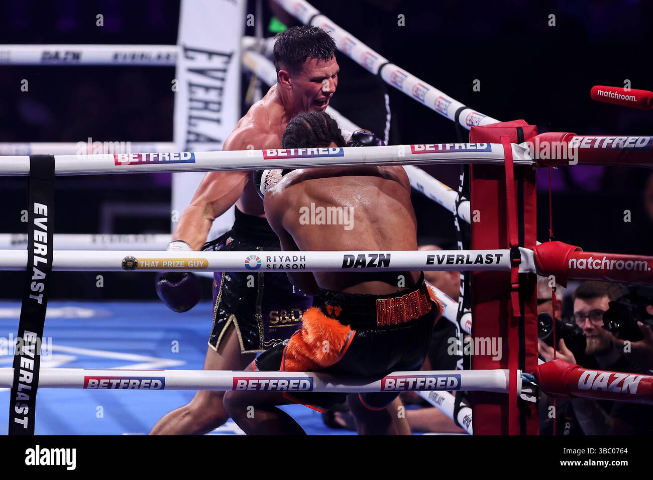Copper Box Arena, London, UK. 17th May, 2025. WBA Intercontinental ...
