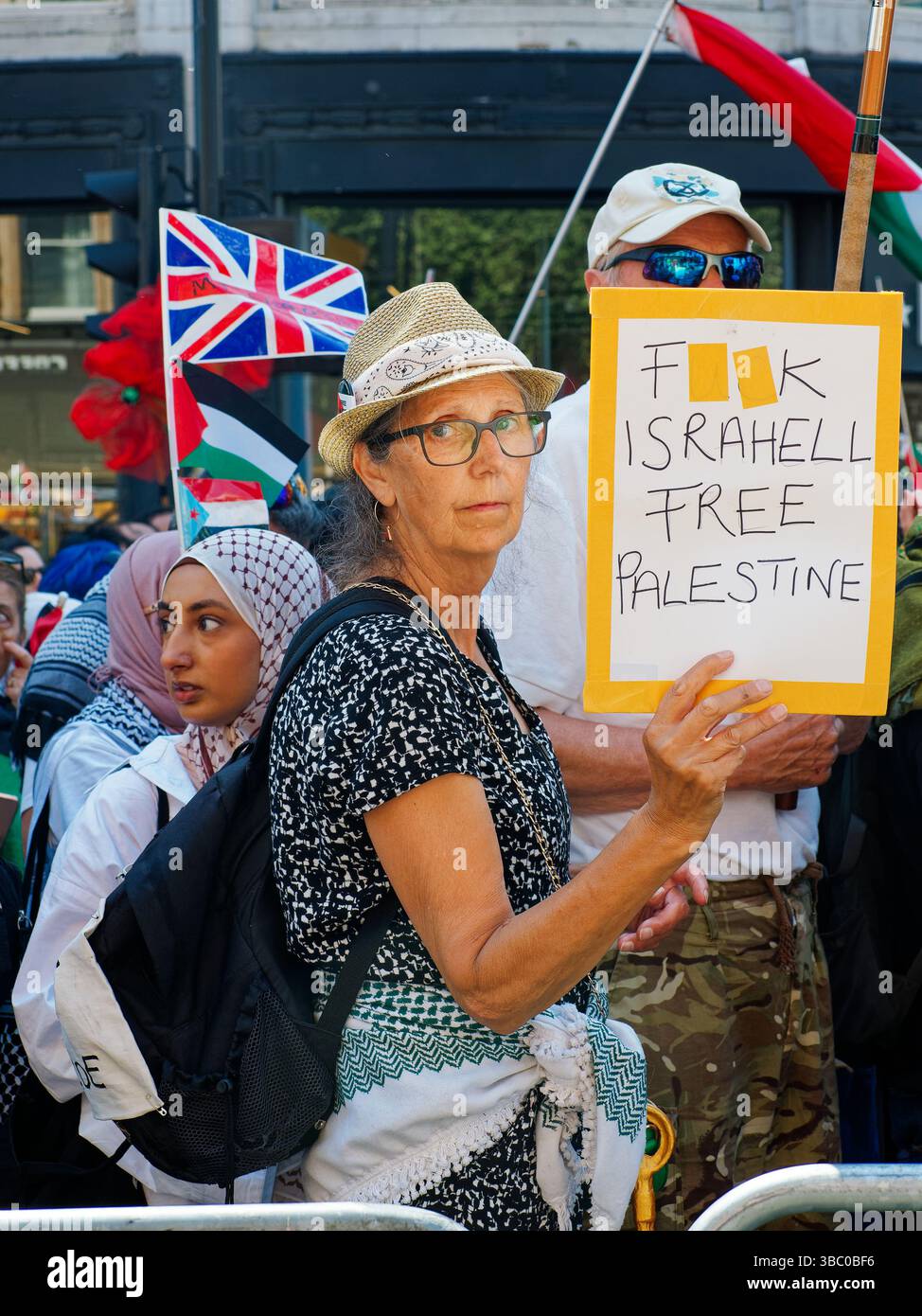 London, UK. 17th May 2025. Pro-Palestine march. Thousands of pro ...