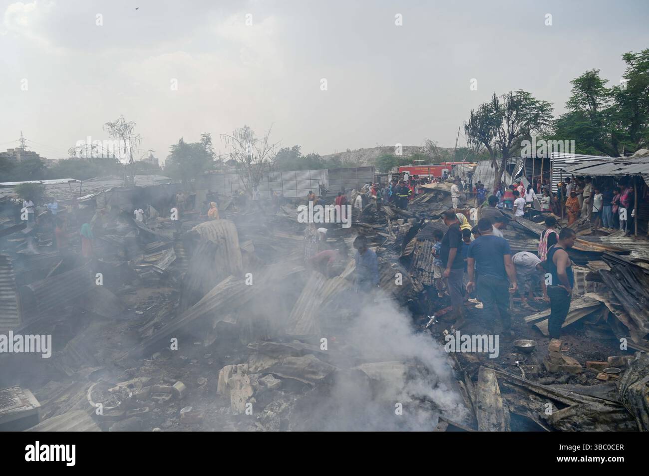 Gurugram, India. 17th May, 2025. GURUGRAM, INDIA - MAY 17: People ...