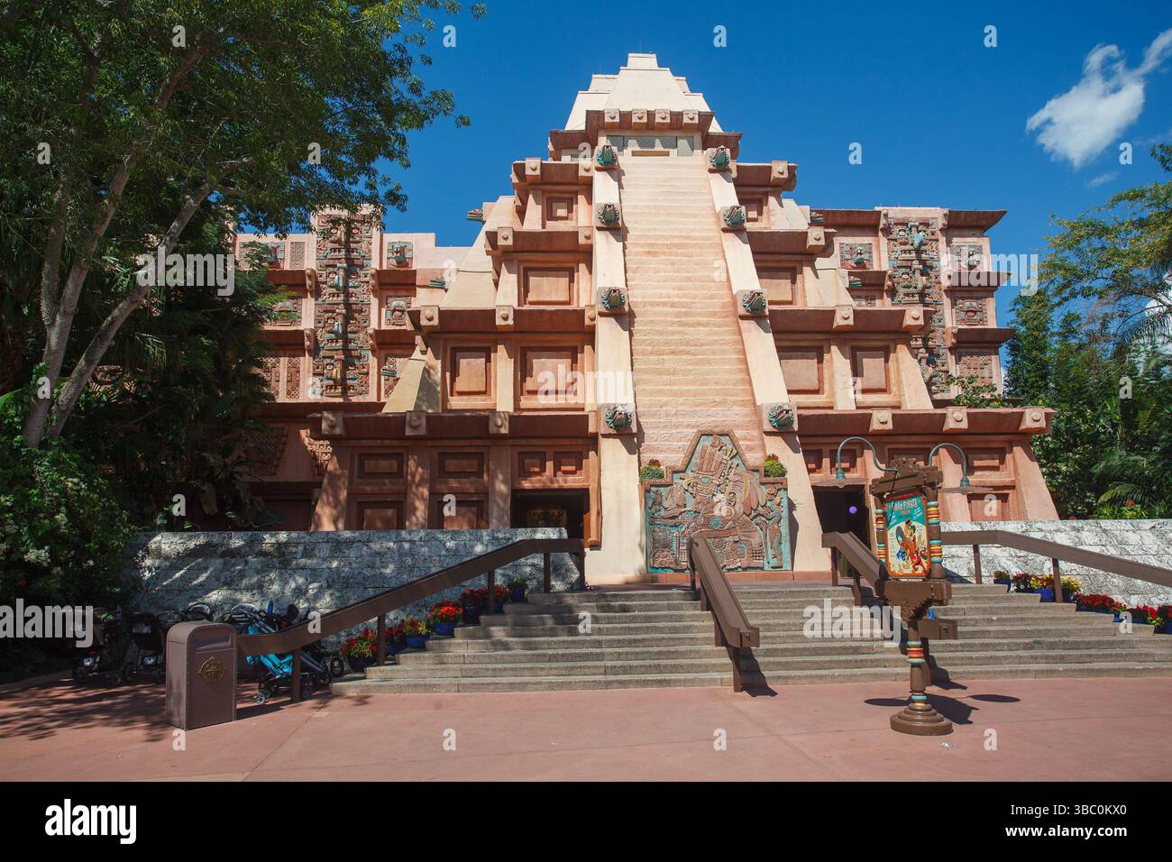 The Mexican pavillon pyramid, Epcot amusement park, Disney World ...