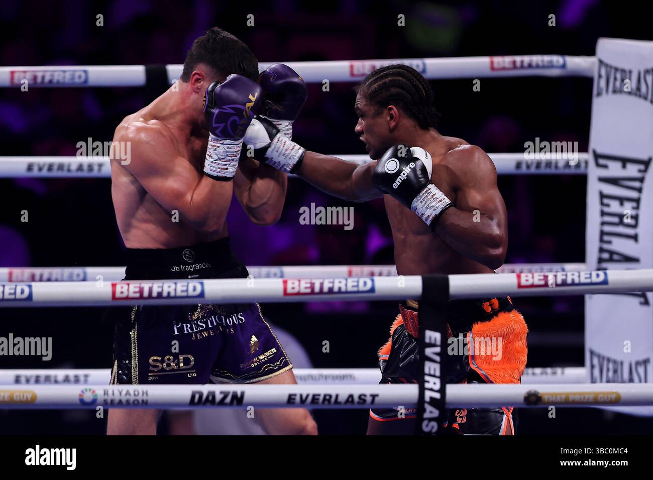 Copper Box Arena, London, UK. 17th May, 2025. WBA Intercontinental ...
