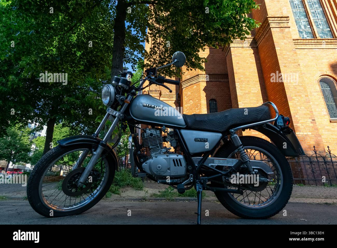Suzuki gn125 hi-res stock photography and images - Alamy