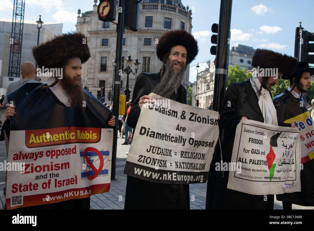 London, England, UK. 17th May 2025. Orthodox Jews have joined hundreds ...