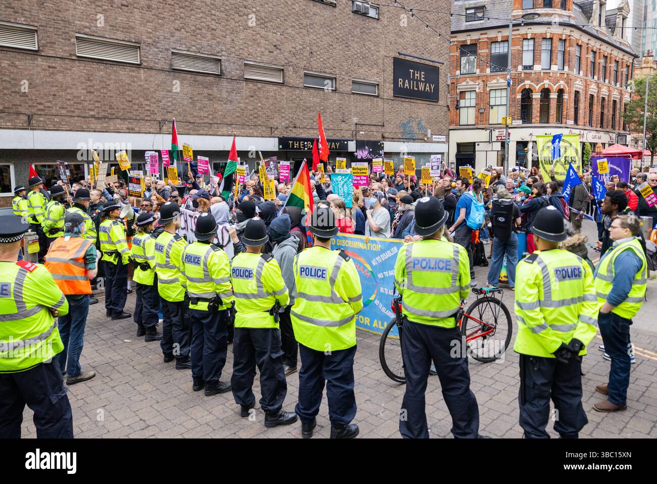 Birmingham, UK. 17 MAY, 2025. Police contain counter protest as around ...