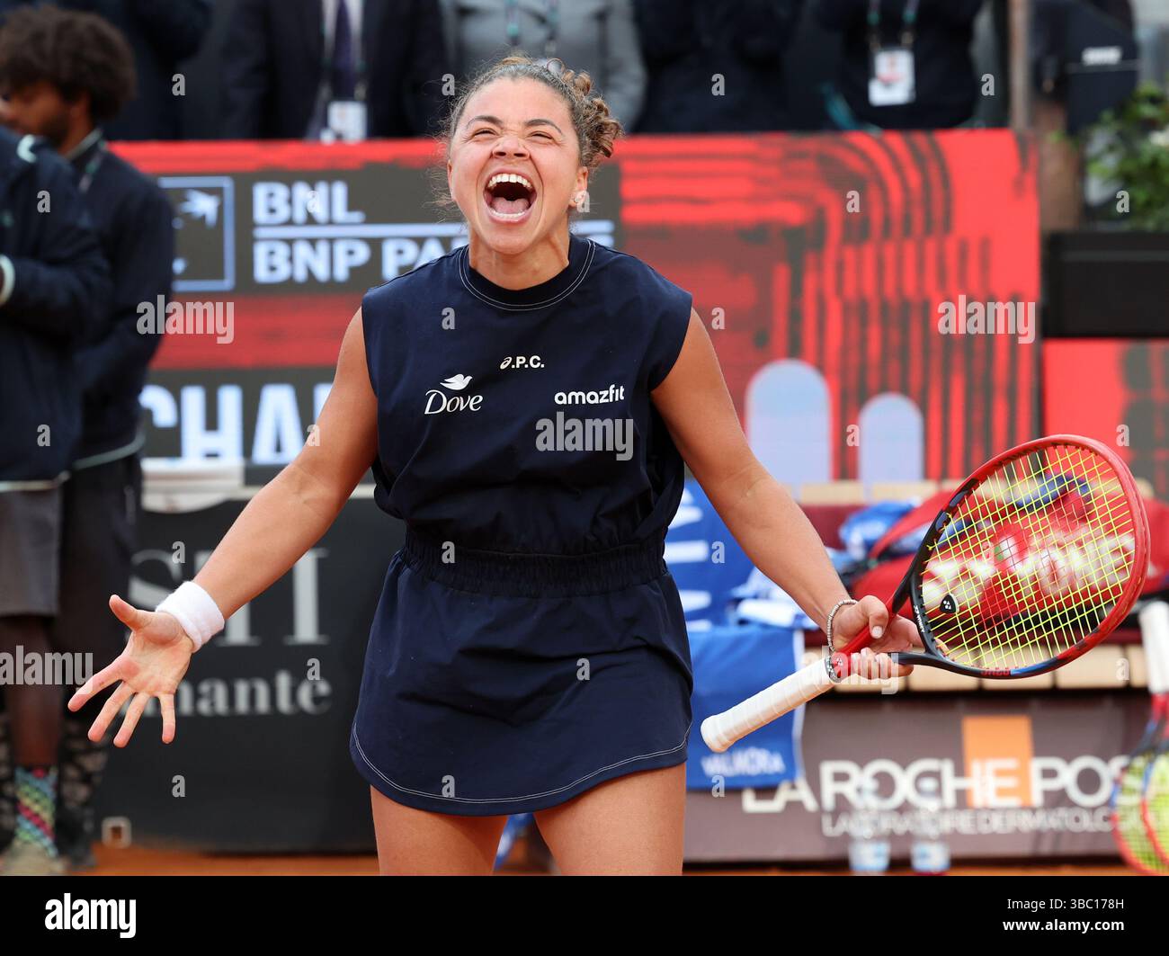 Rome, Italy. 17th May, 2025. Jasmine Paolini celebrates after winning ...