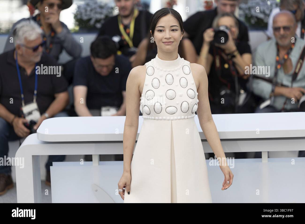 Cannes, France - 15.5.2024: Suzu Hirose during the photocall for A PALE VIEW OF HILLS at the ...