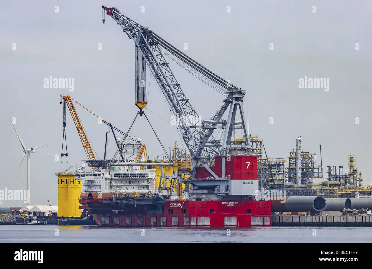Crane ship Seaway Strashnov. In the stern area there is a crane that ...
