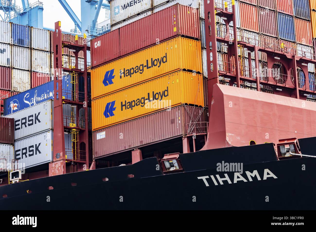 Container ship TIHAMA from Hapag Lloyd. With a length of 400 metres, the ULCV is one of the ...
