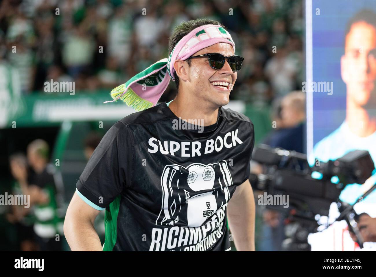 Lisbon, Lisbon, Portugal. 17th May, 2025. Sporting goalkeeper from ...
