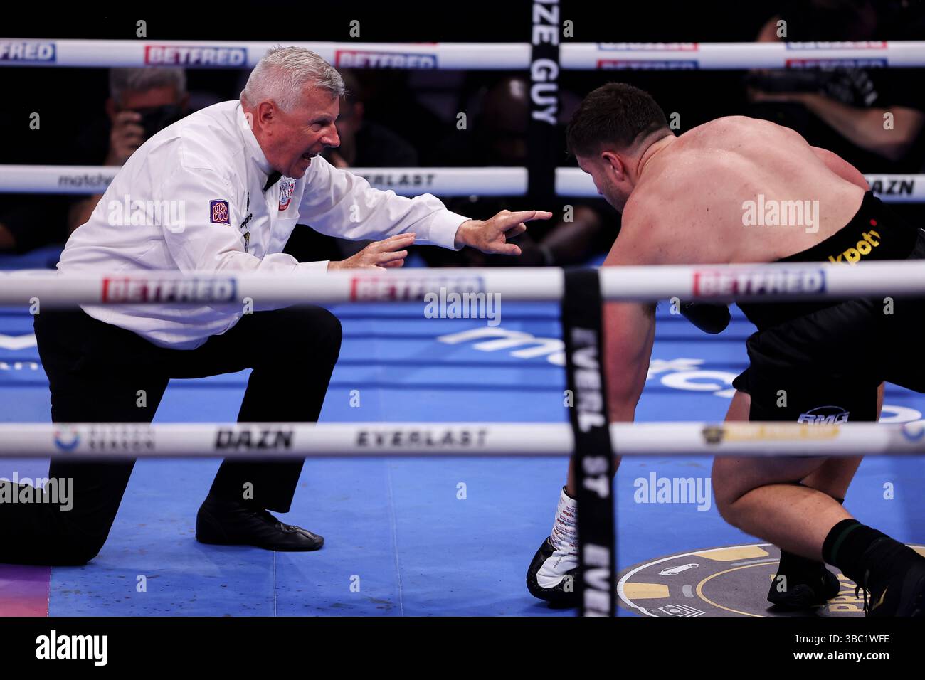 Copper Box Arena, London, UK. 17th May, 2025. WBA Intercontinental ...