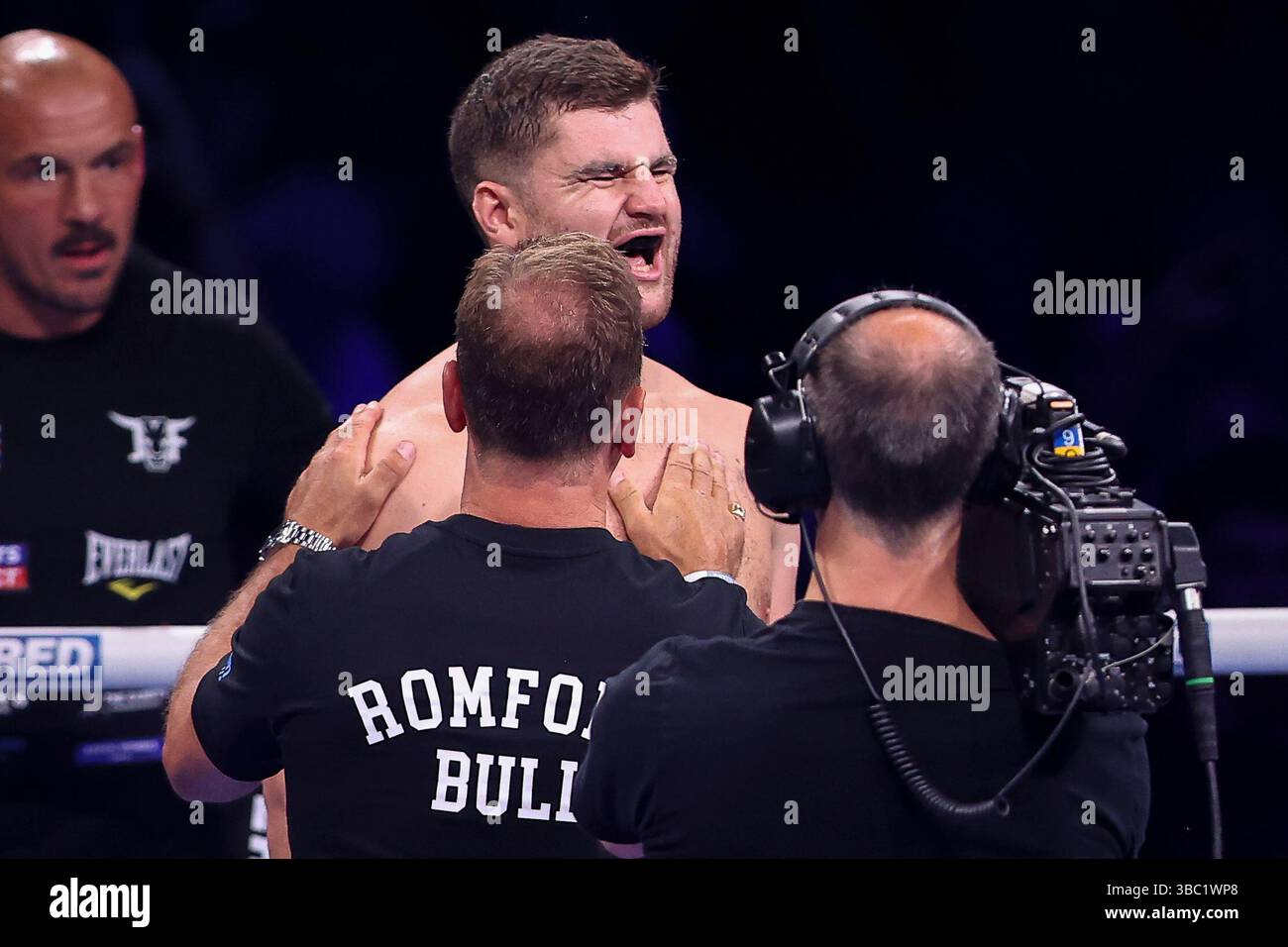 Copper Box Arena, London, UK. 17th May, 2025. WBA Intercontinental ...