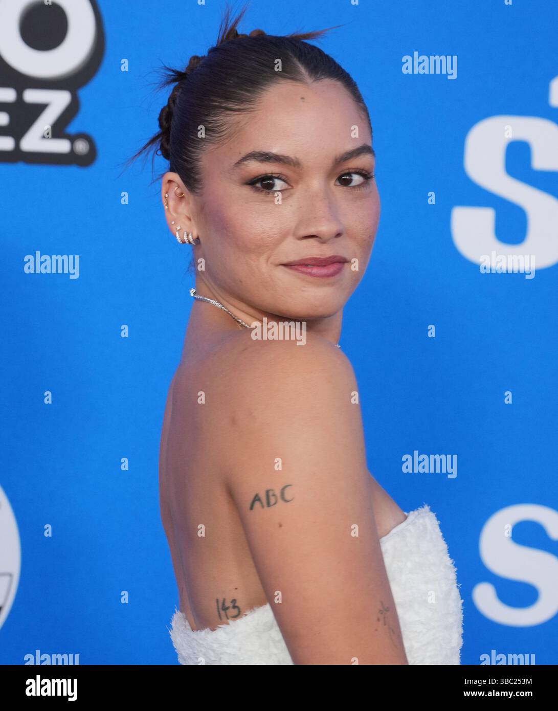 Los Angeles, USA. 14th Apr, 2025. Sydney Agudong arrives at the Disney ...