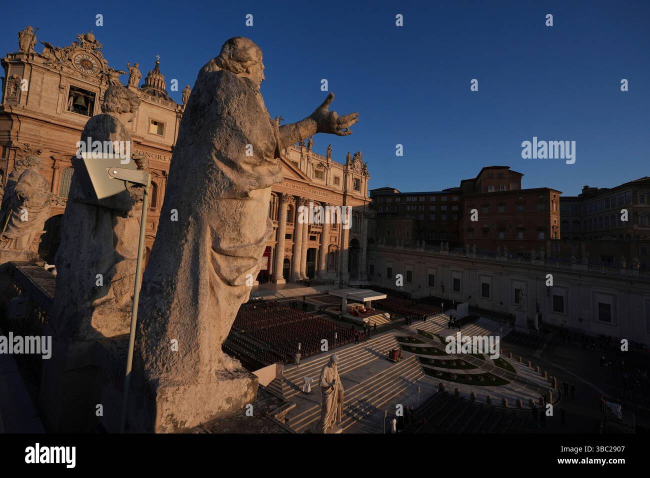 People begin to arrive in St. Peter's Square prior to the inaugural ...
