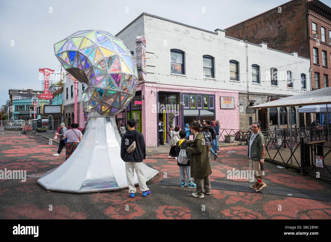 Voodoo Donuts in downtown Portland Oregon, USA Stock Photo - Alamy
