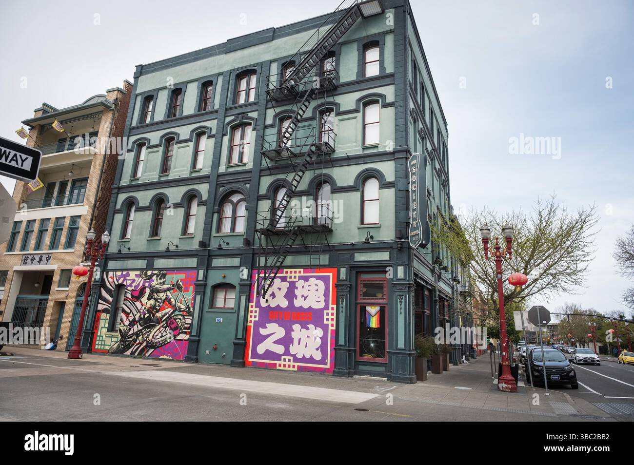 Portland Chinatown. Public art, signs ,and murals in downtown Portland ...