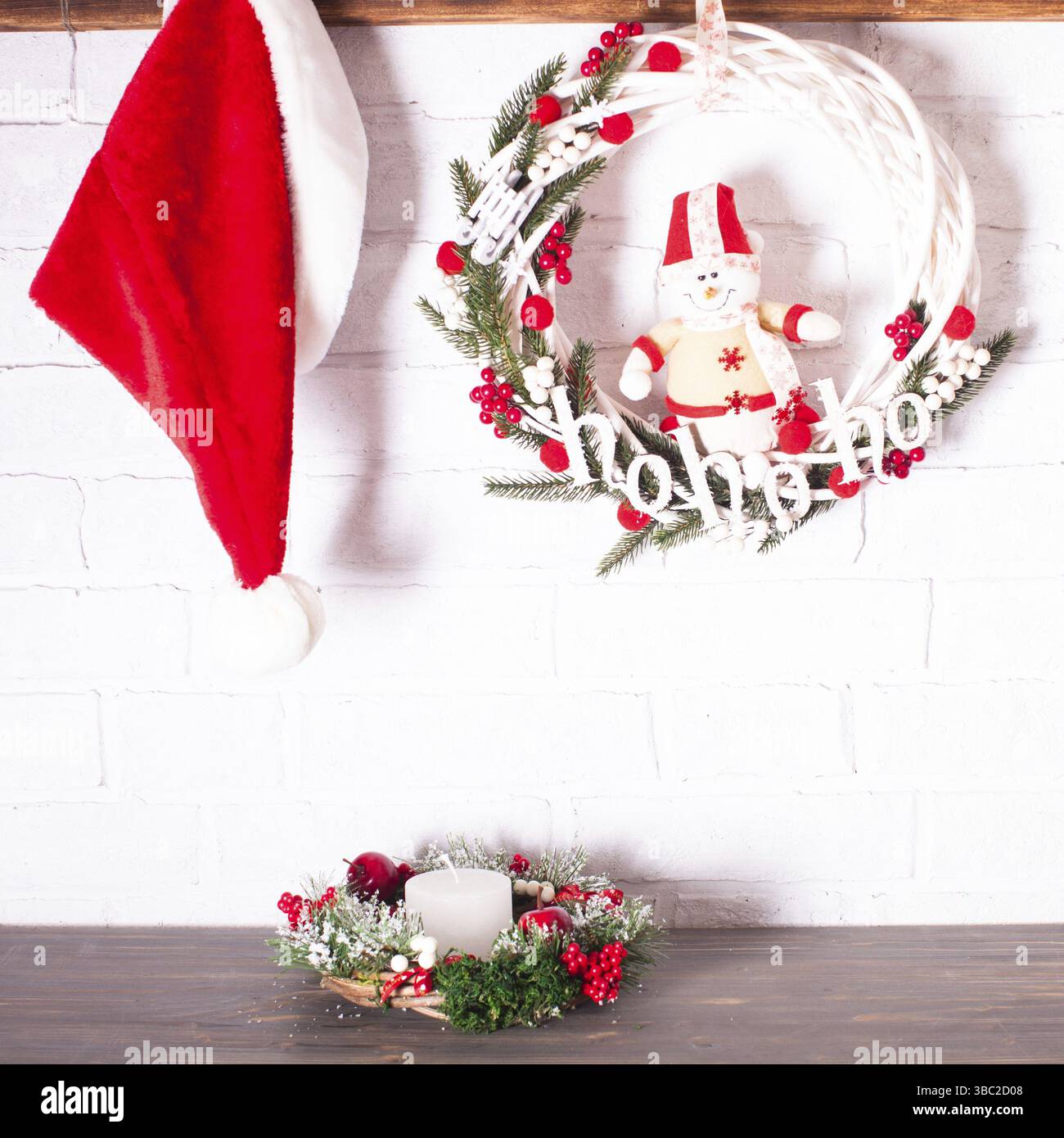 Eco natural Christmas wreath with aples and berries Stock Photo - Alamy