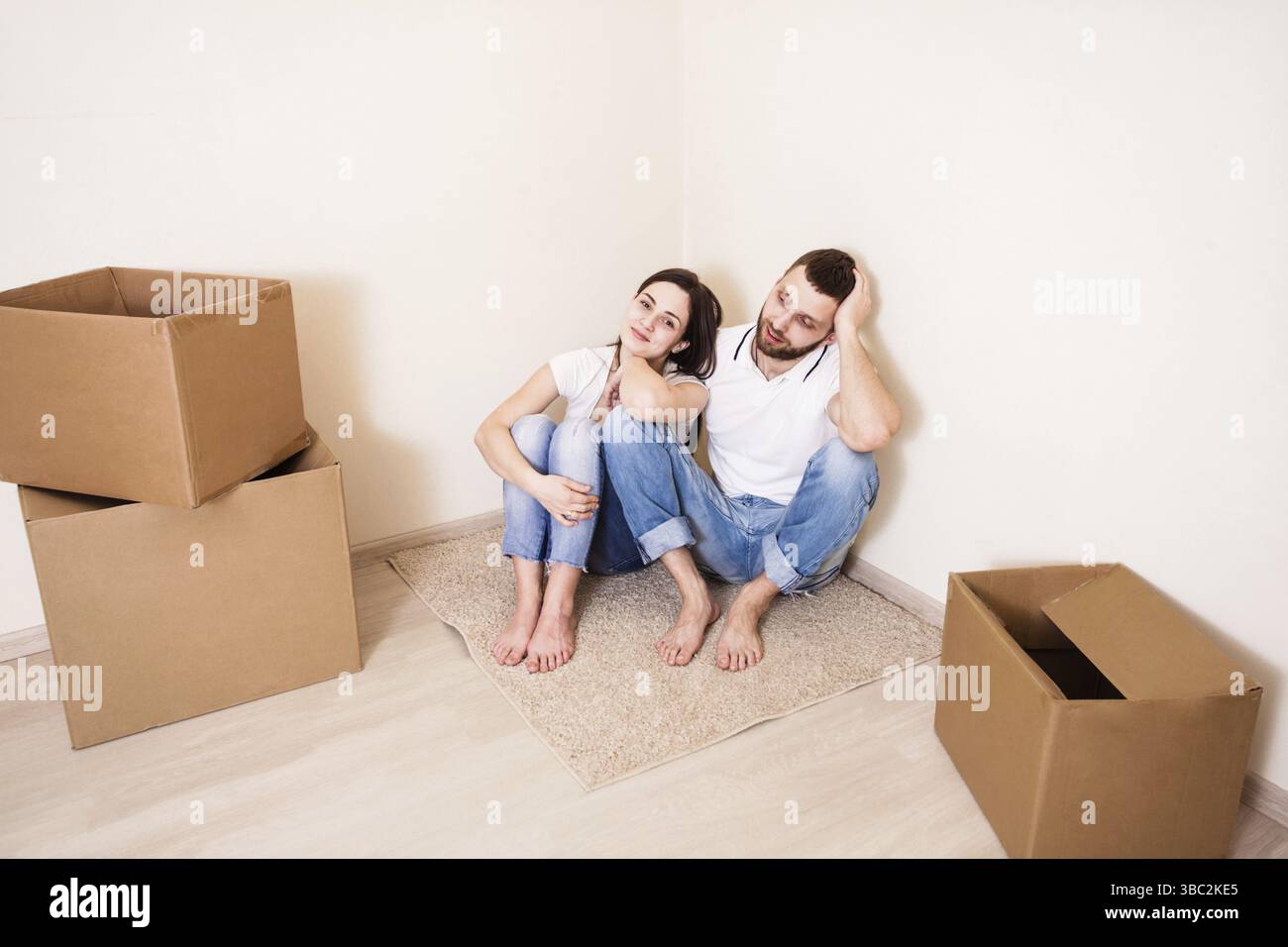 Lean leaning on box boxes hi-res stock photography and images - Alamy